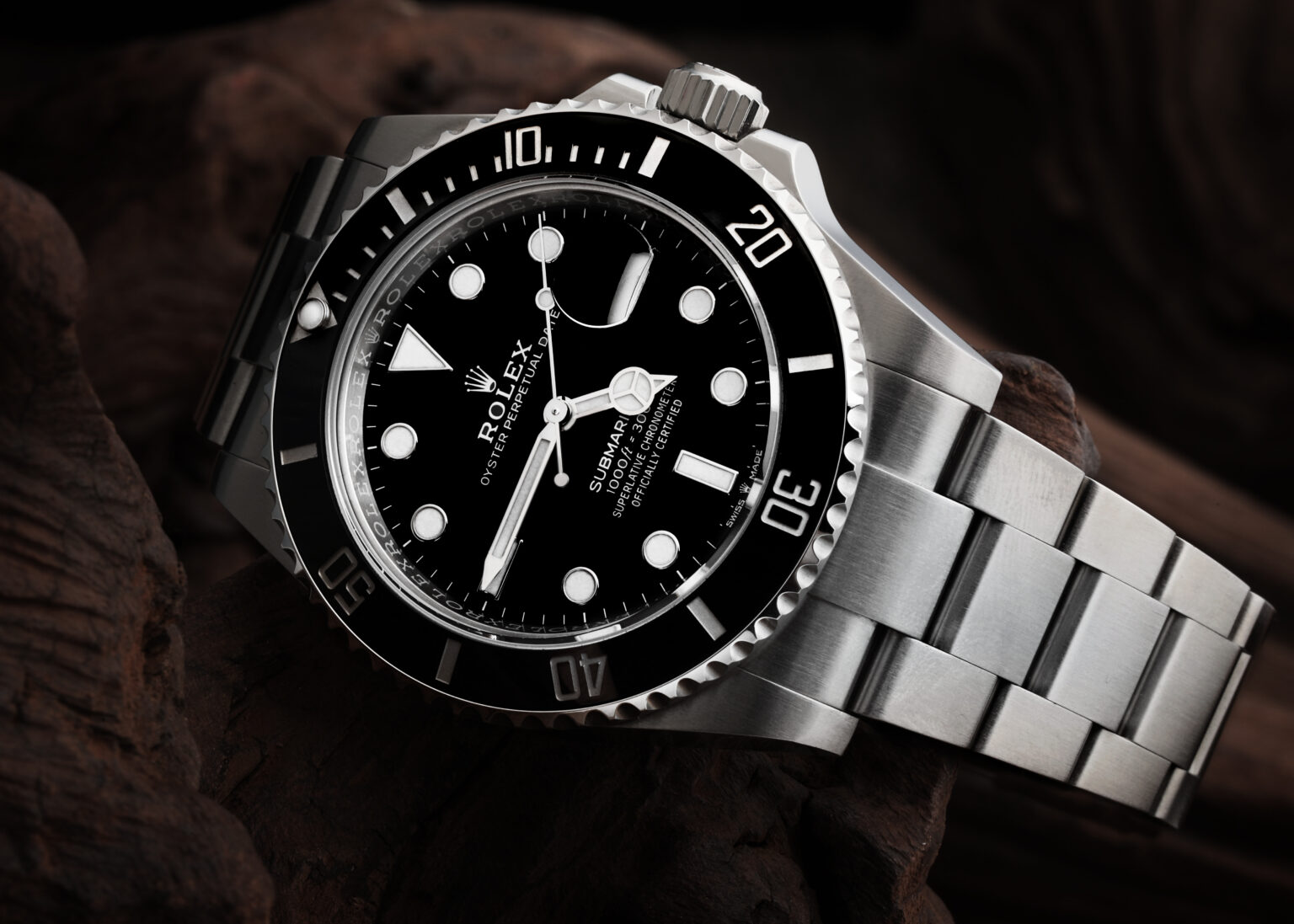 Rolex Submariner vs Omega Seamaster 300M | The Watch Club by SwissWatchExpo