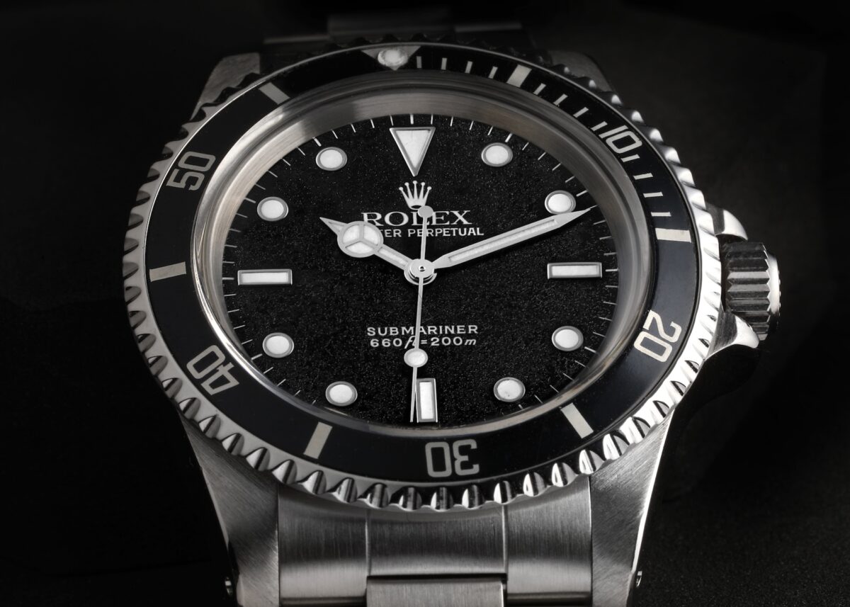 The One Detail That Splits Rolex Fans: Submariner Date vs. No Date ...