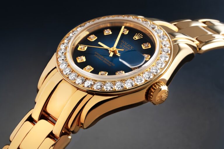 The Ultimate Guide to Rolex Crowns: Markings, Twinlock, and Triplock ...