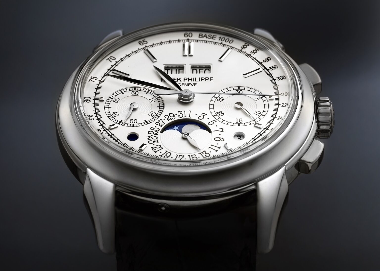 The Patek Philippe 5270 Perpetual Calendar Chronograph | The Watch Club ...
